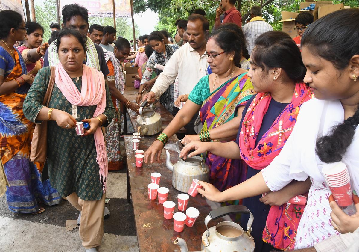 ‘Giri Pradakshina’ draws a sea of devotees to Visakhapatnam - The Hindu